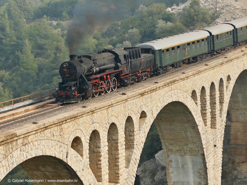 Mit Volldampf über die James Bond Skyfall Brücke - eisenbahn.tv